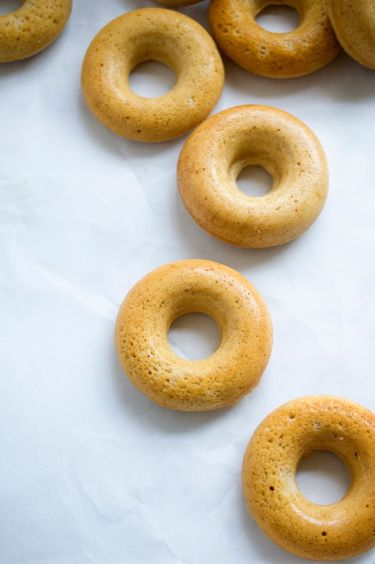 Baked Vanilla Bean Doughnuts with Chocolate Glaze + 5 Delicious ...